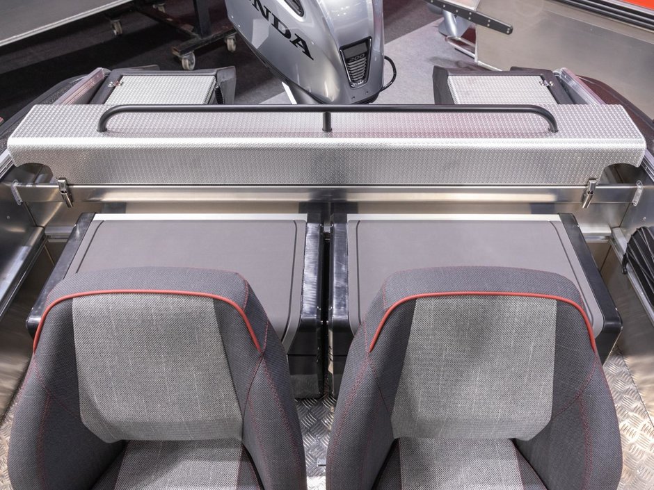 Faster 635 CC Honda venepaketti